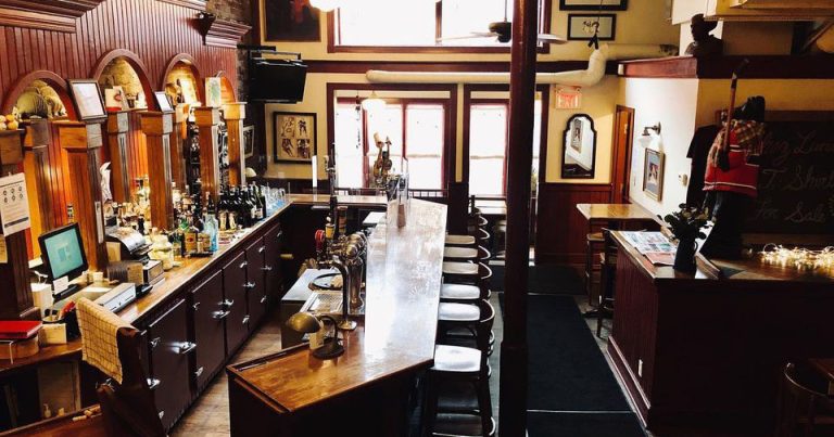 Anytime is a Good Time at These Top Ottawa Pubs - Ottawa Life Magazine